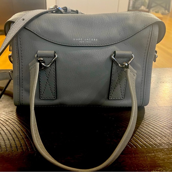 Marc Jacobs | Bags | Marc Jacobs Leather Dove Grey Hand Bag With ...